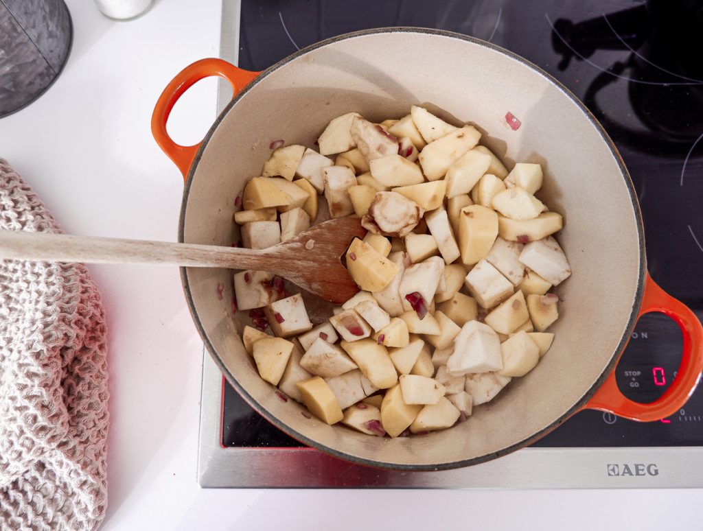 Leckere Apfel-Sellerie-Suppe - sophiagaleria