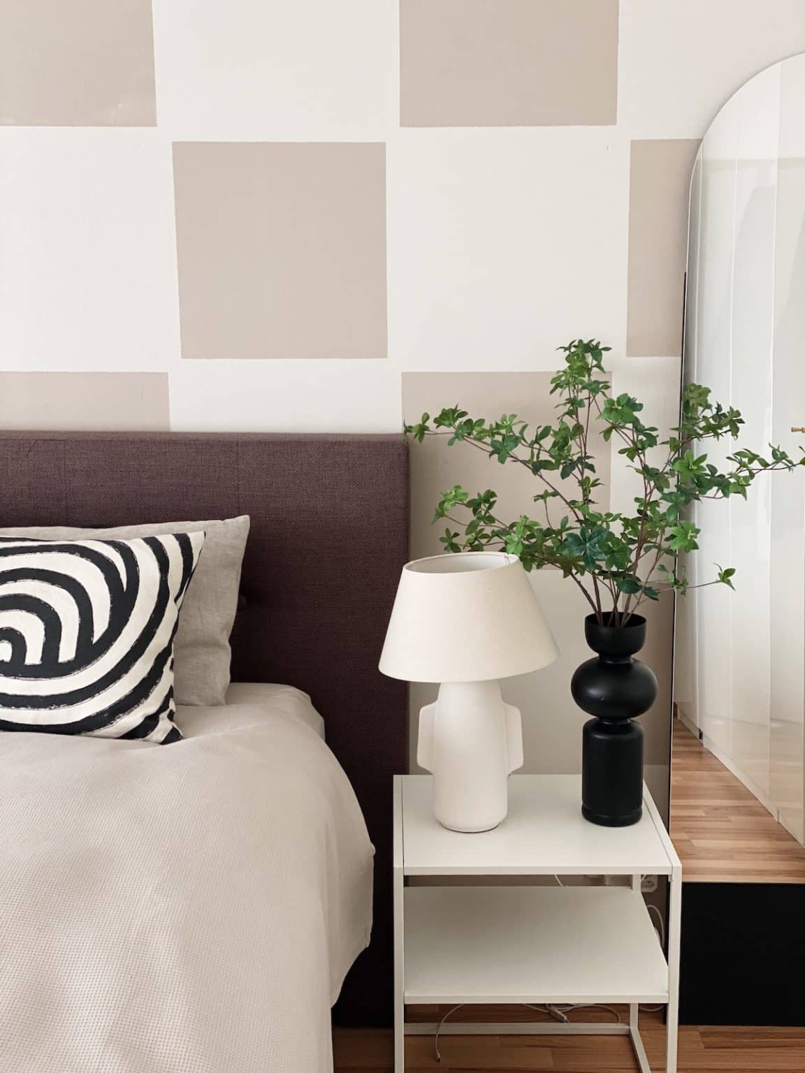 Wand streichen im Schachbrettmuster Look - sophiagaleria